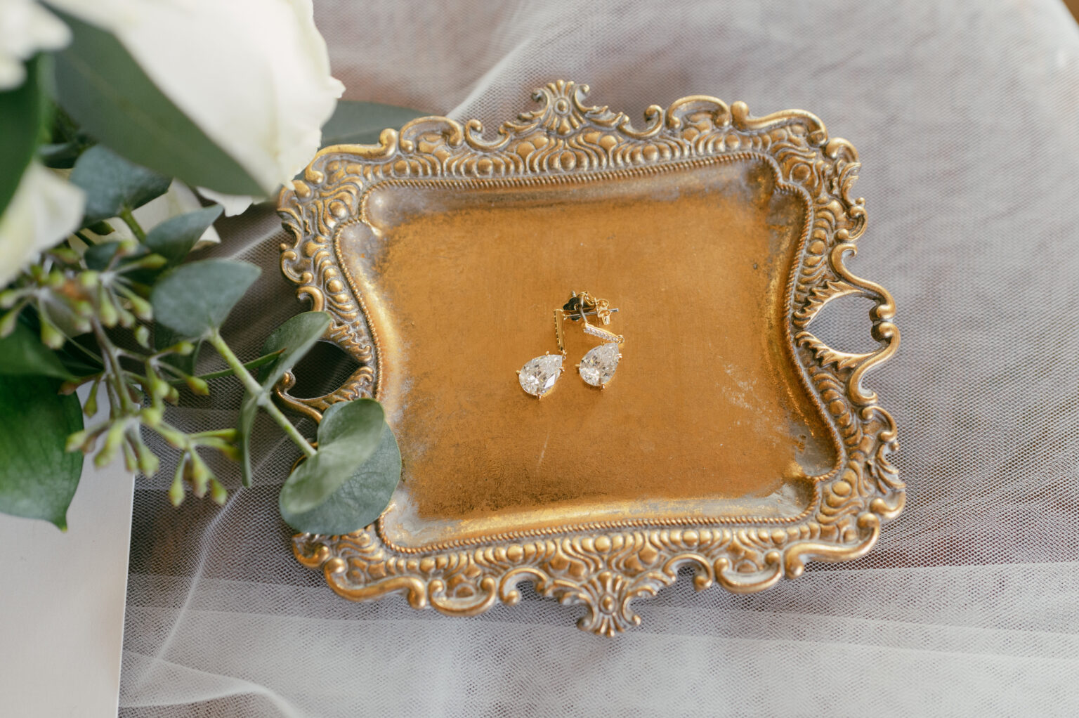 What Exactly is a Wedding Flat Lay & 25 Things to Include