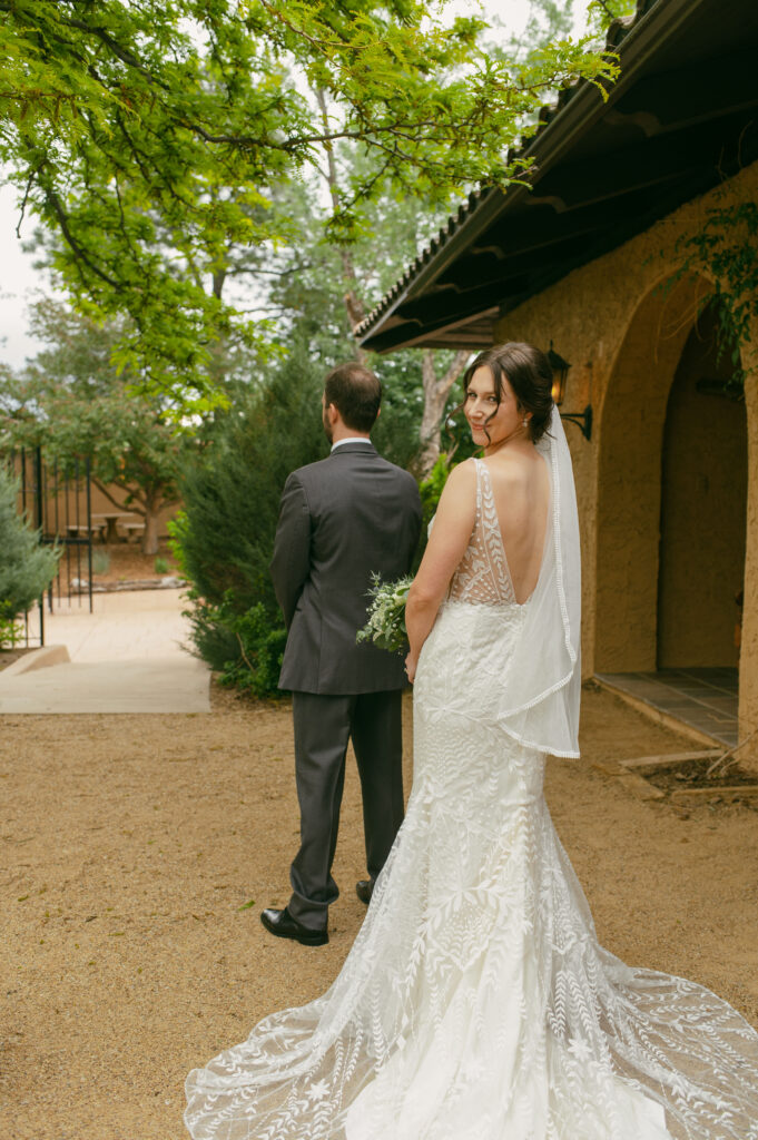 First Look vs No First Look (with sample timelines!)